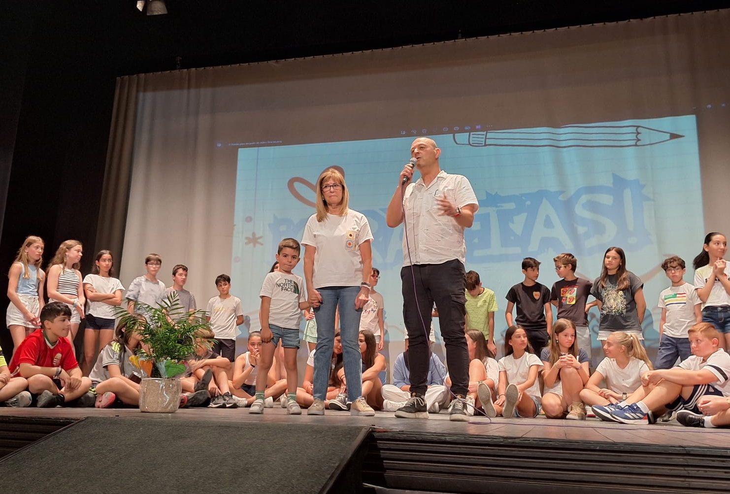 ¡GRACIAS VIRGINIA! - Colegio Salesiano Mª Auxiliadora Villena